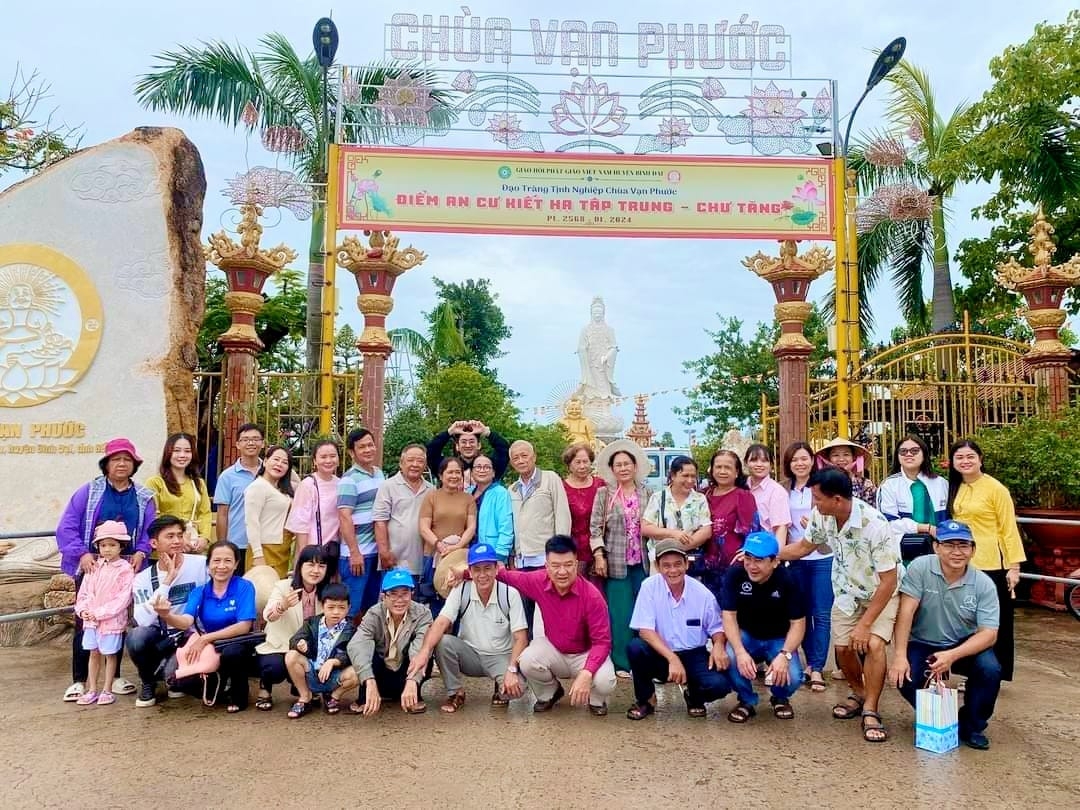 Ngày 27/7: ĐẠI GIA ĐÌNH viếng Chùa Vạn Phước